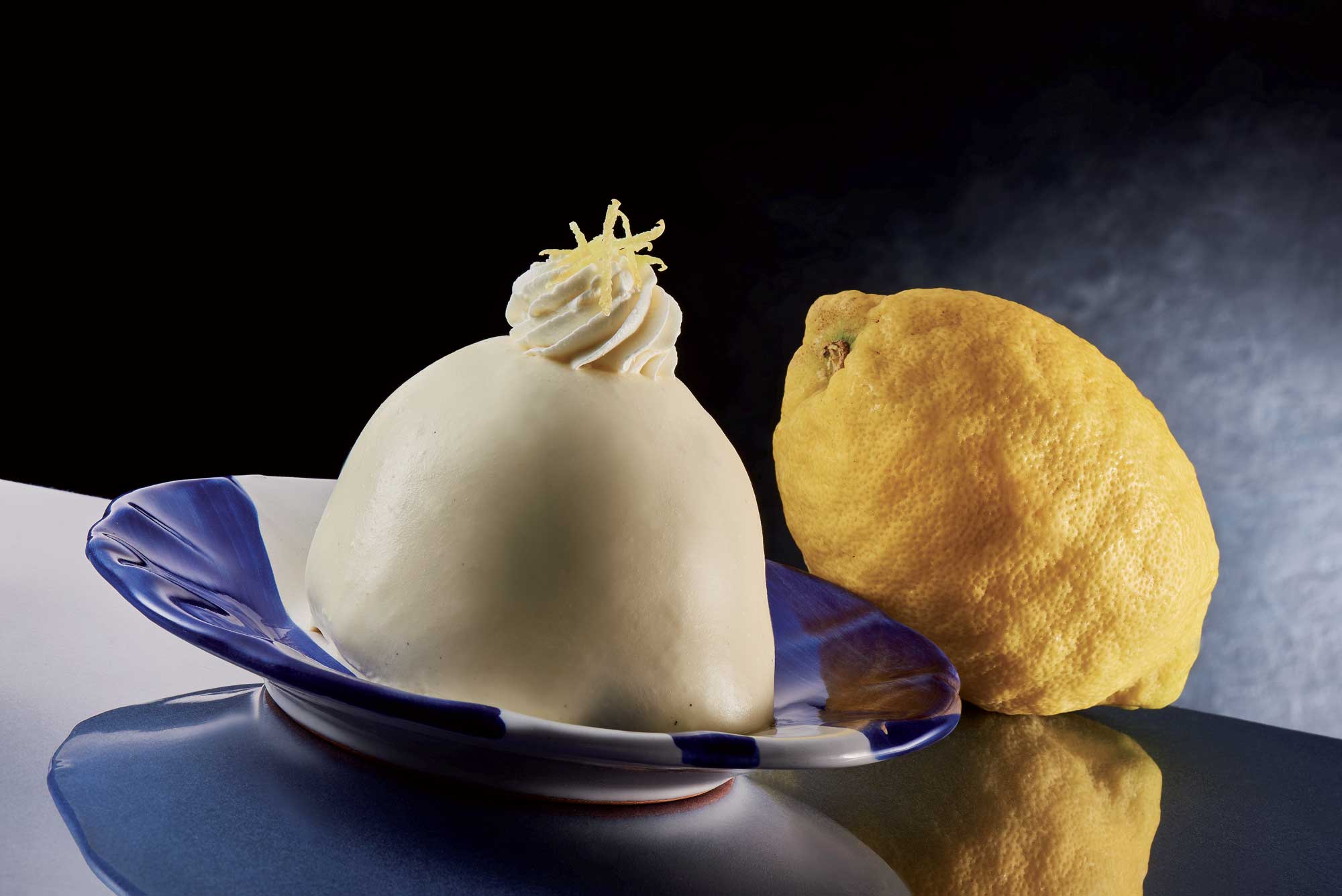 Delizia al limone. La ricetta di Sal De Riso - Rossetto e Cioccolato ...